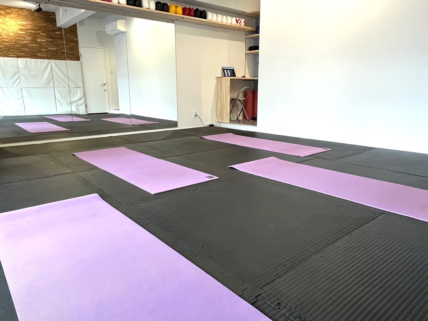 施設案内 - プライベートトレーニングスタジオ HAREZ